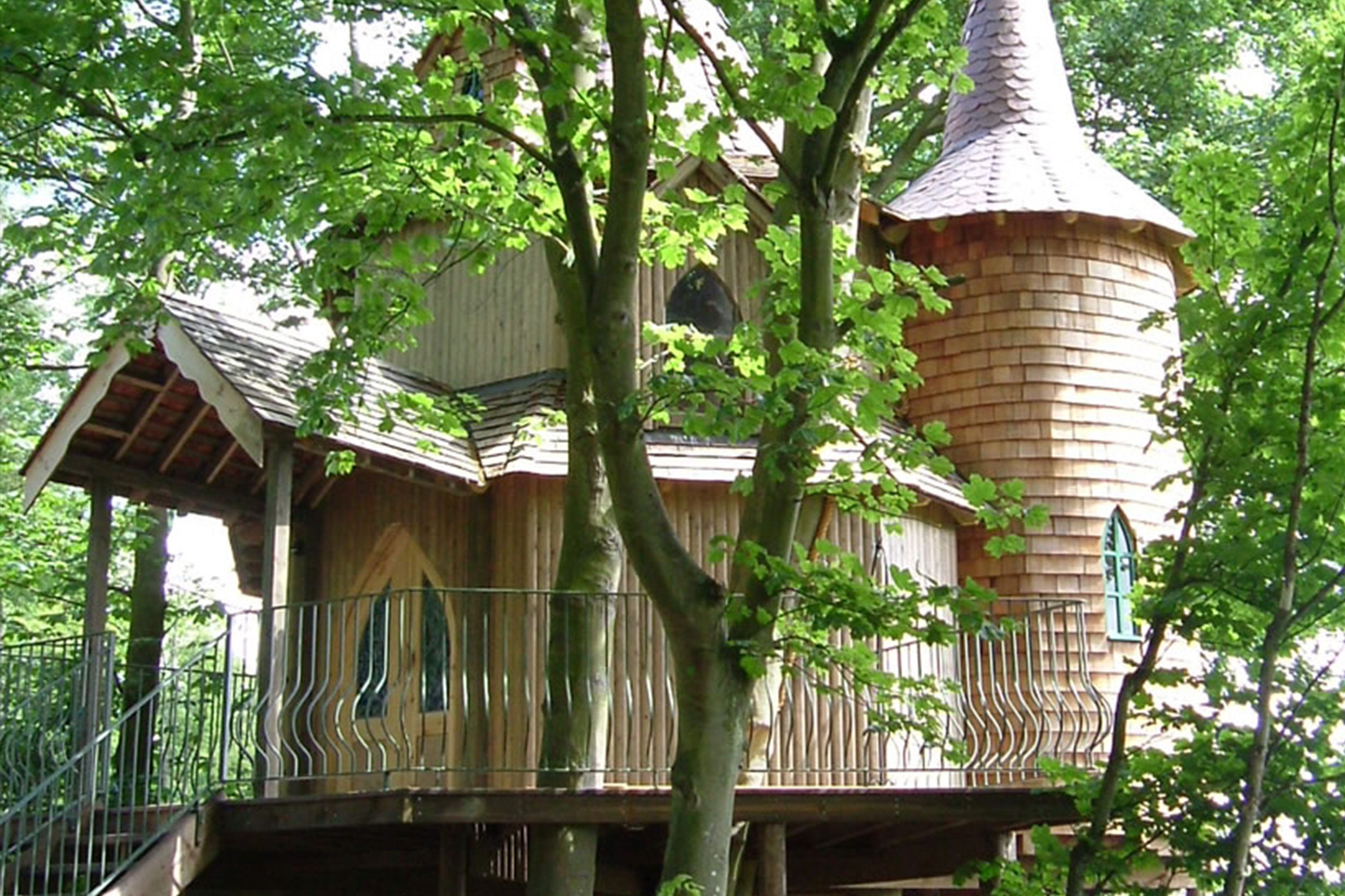 13 of the Best UK Treehouses To Stay In | Wanderlust