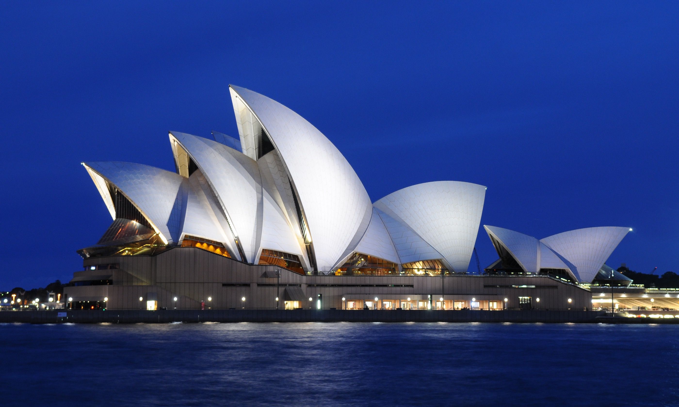 Famous white buildings and natural landscapes | Wanderlust