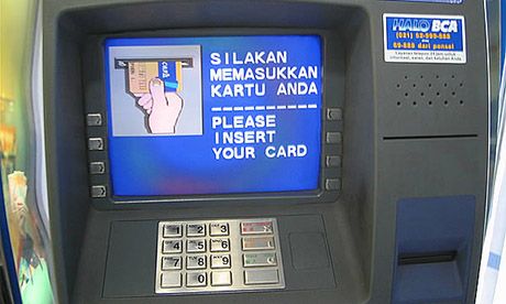 Do ATMs eat your card? Leia aqui: What happens if an ATM eats your card ...